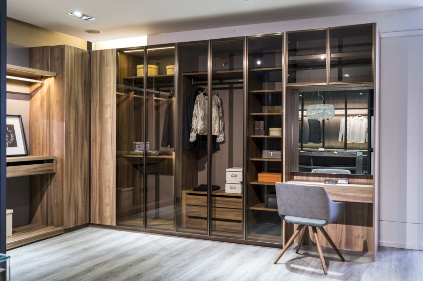 L Shape Walk In Closet – RCD Design Center