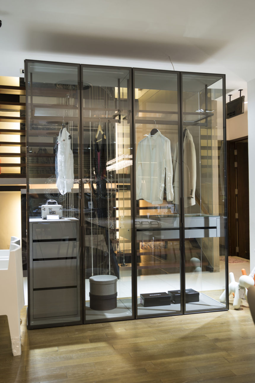 L Shape Walk In Closet - RCD Design Center